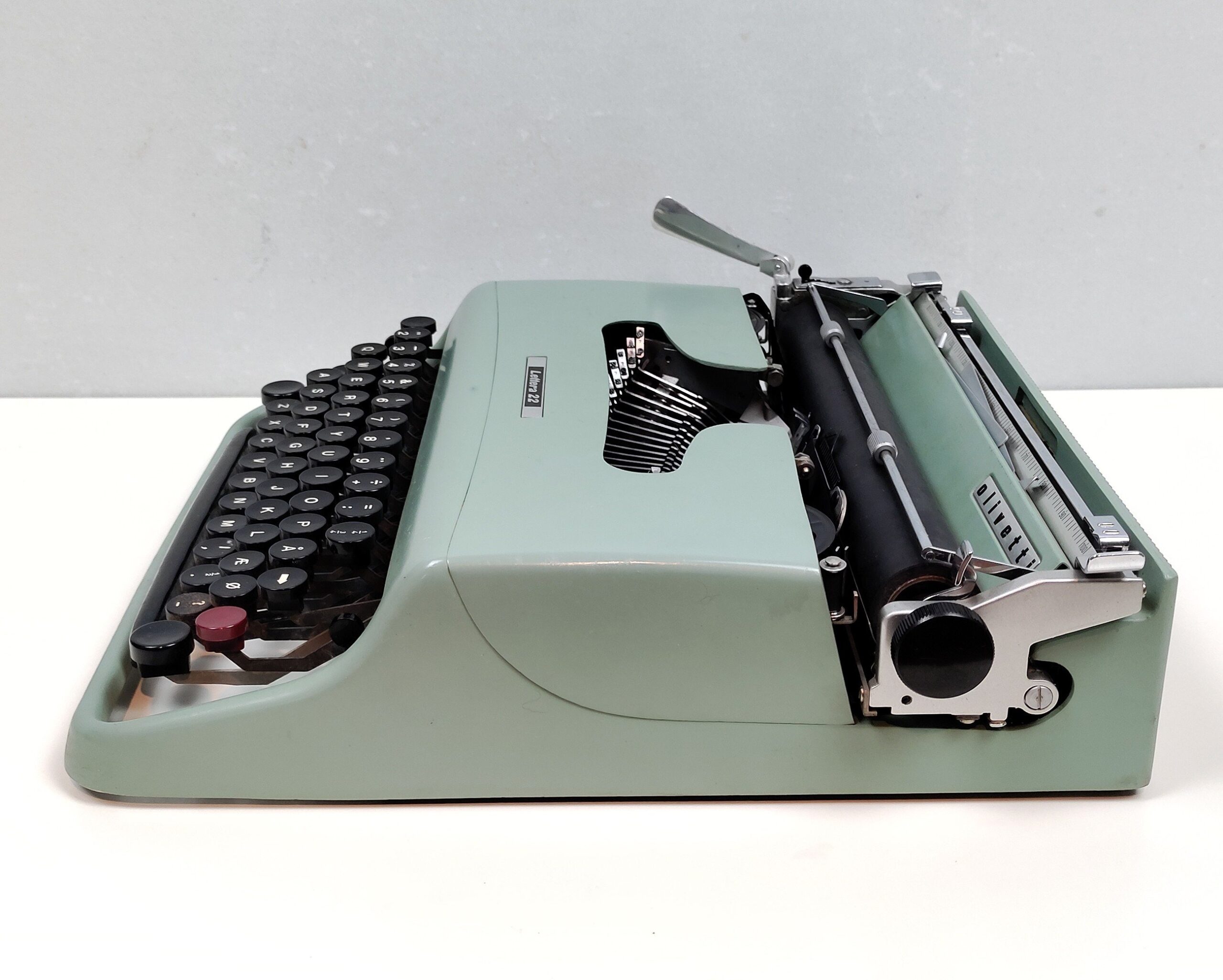 Olivetti Letter 22. Italiensk fuldblods skrivemaskine fra 1963. Renset ...