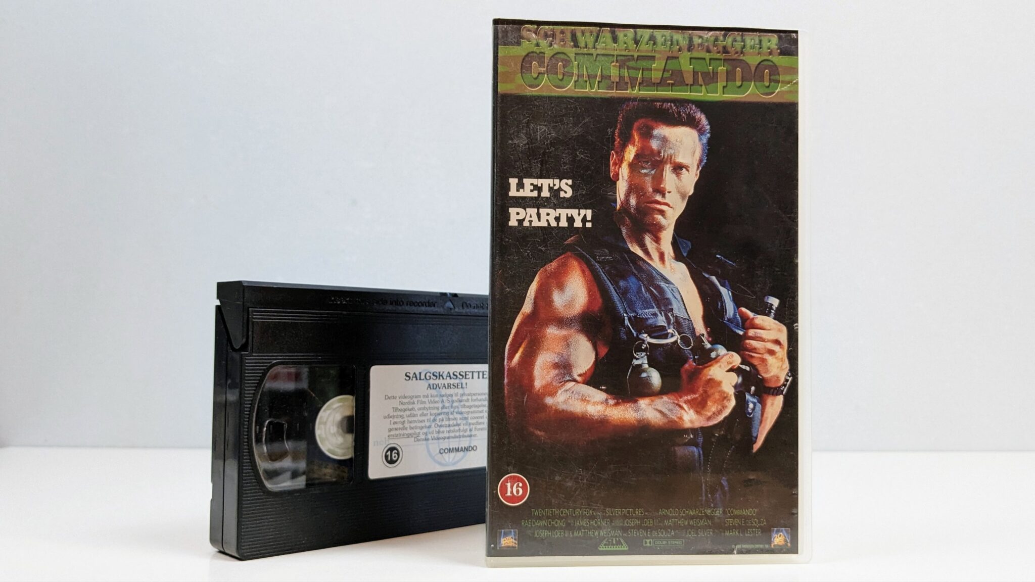 Klassisk Film VHS - Commando 1985. Original VHS kassettebånd. • Møllers ...