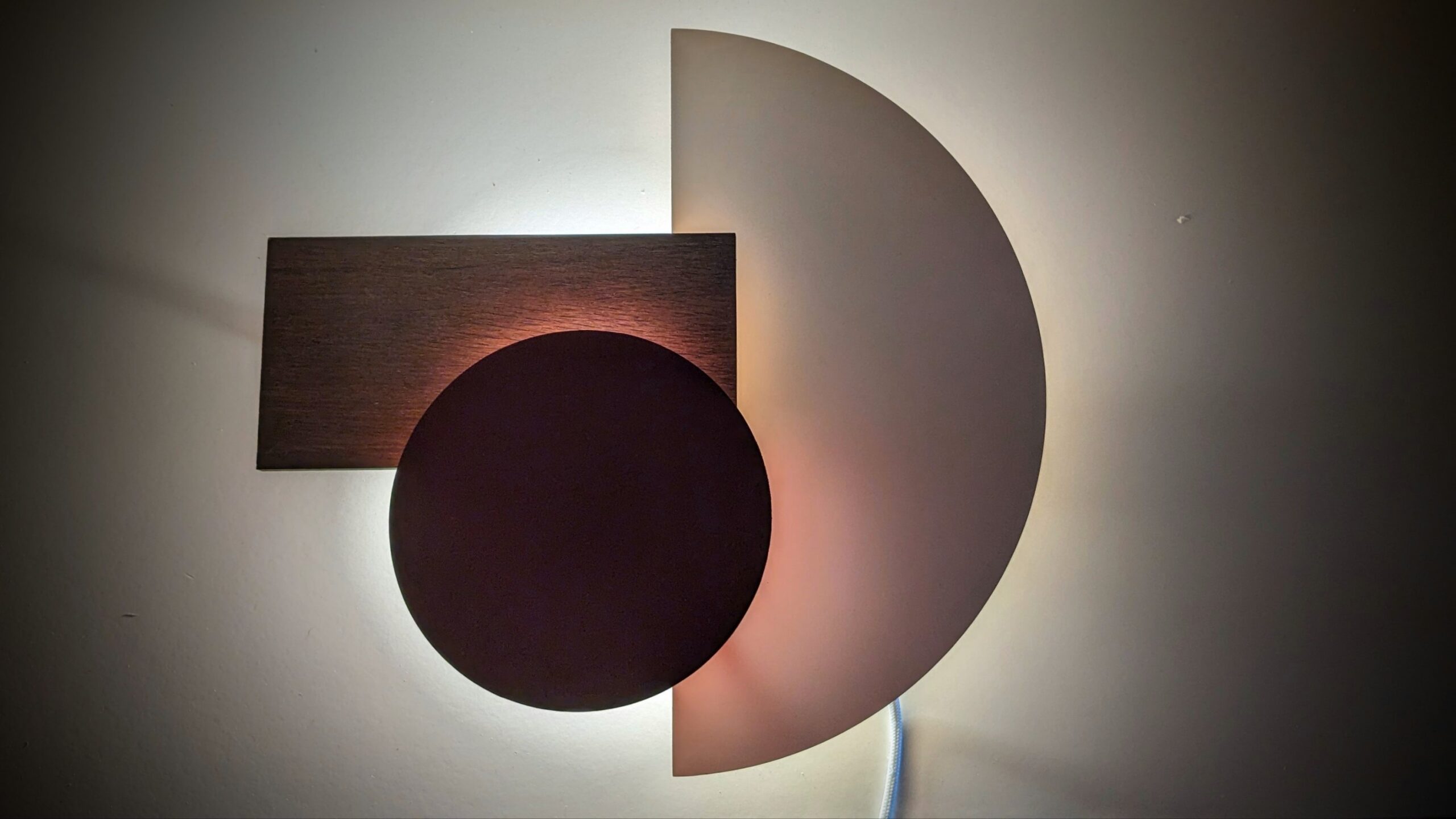 Klassisk Bauhaus stil. Wall wonder lamp - rose Ferm Living. • Møllers ...