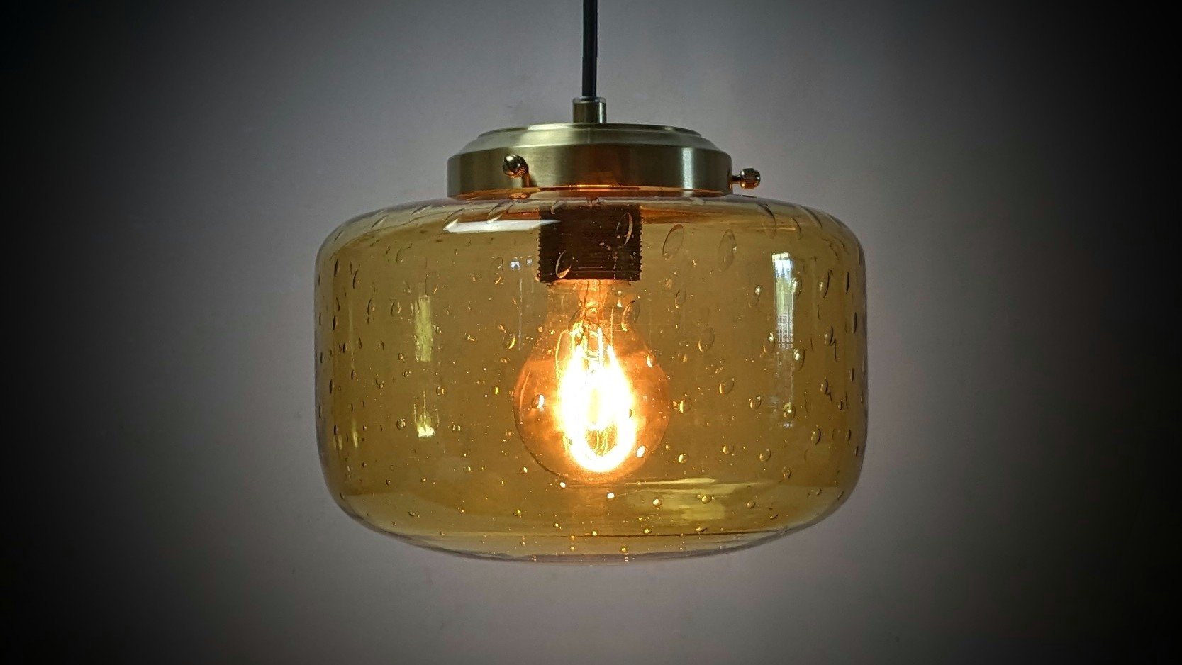 Danish redesign 1970. Ø20. Model "Flow". Messing og glas. Alt udover ...