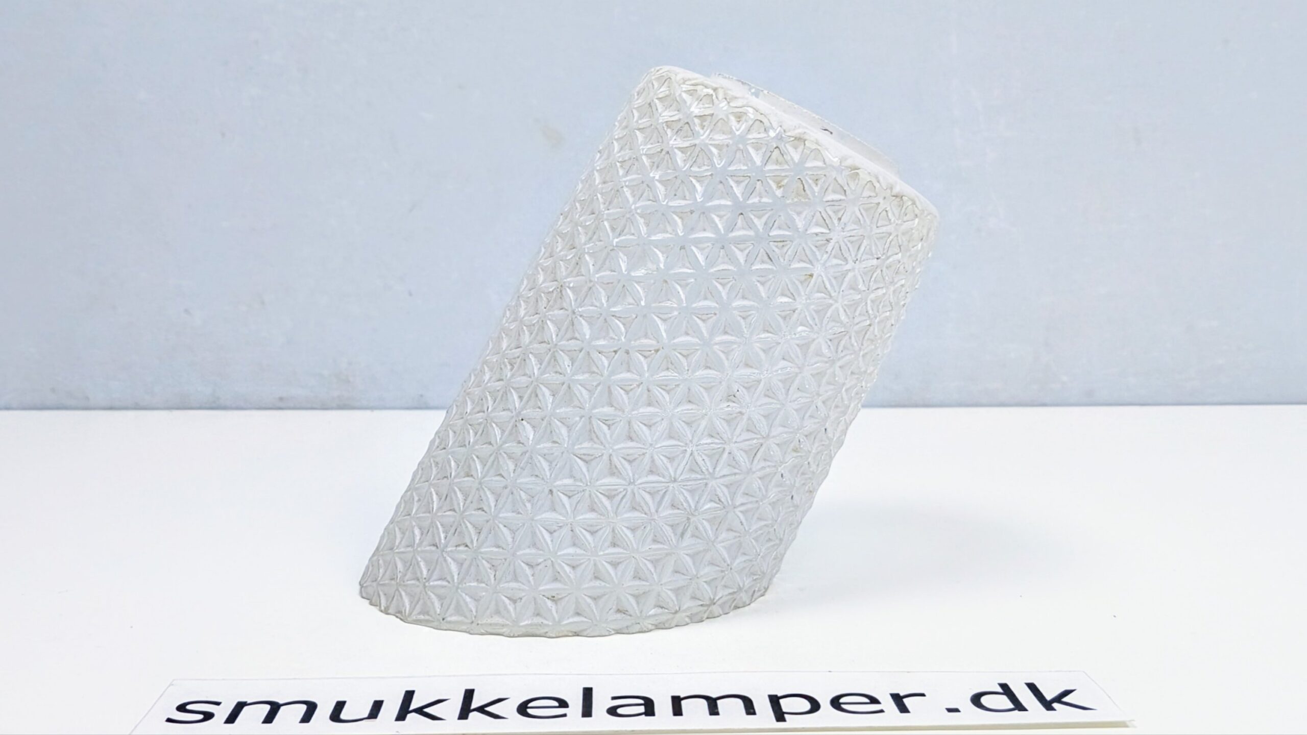 Sjældent vaffelglas med ca 60 graders hældning. Centerhul 49mm. 160mmL ...