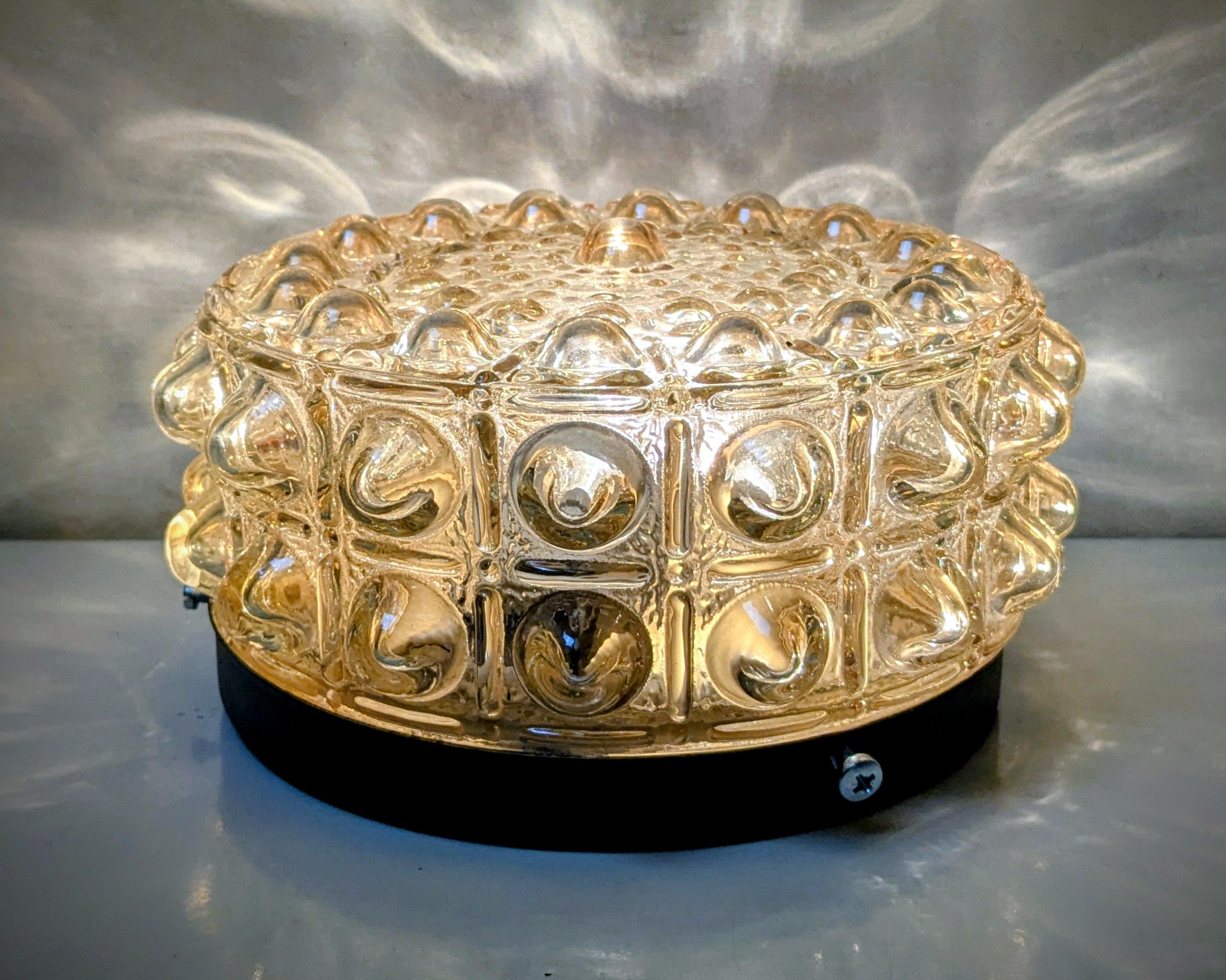 Skøn dansk plafond med cognac farvet smukt glas. Ø20 10 cmH. Interiør ...